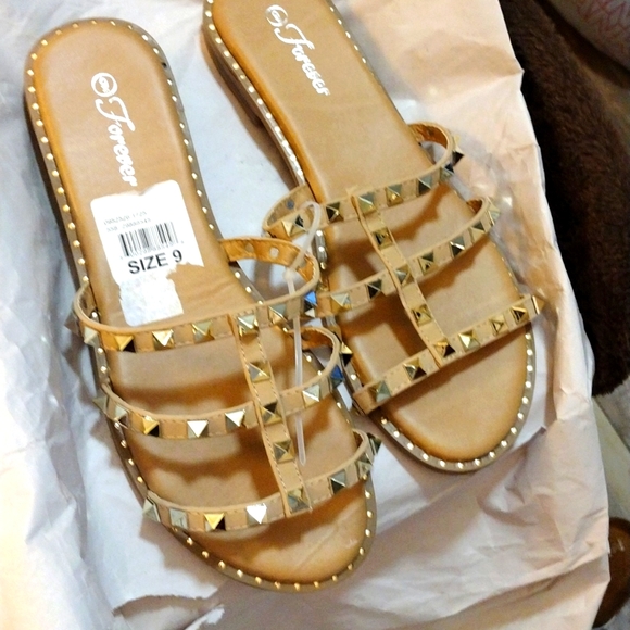Forever 21 | Shoes | Forever Tan Sandals With Gold Accents Sz9 New ...